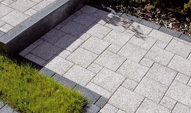 Semmelrock La Linia térkő